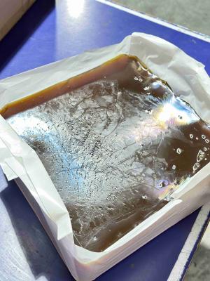 China Lightweight Hot Melt PSA Adhesive Blocks 0.5-5kg for Courier Bag Sealing with High Initial Tack and Shear Strength for sale
