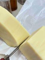 China Translucent Hot Melt Adhesive Blocks 2.5kg-12.5kg for Bubble Bag Sealing and Express Packaging for sale