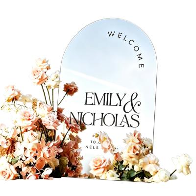 China Lightweight Arch Acrylic Plaque Stand UV Printed For Wedding Table Decor for sale