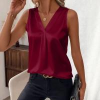 China Lightweight and Comfortable Women's T-Shirt with Flattering V-neck Design for Casual Wear for sale