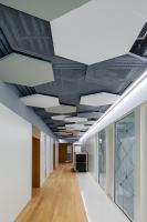 China Natural Wood Veneer Fiberglass Ceiling Acoustic Panel 600x600mm Thermal Insulation A2 Fireproof for sale