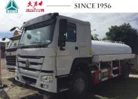 China HOWO Oil Tank Truck 6 Wheeler With Pump Oil Gun, 4000 To 12000 Liters Capacity for sale