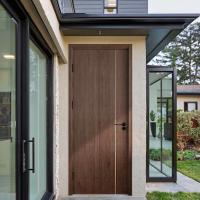 China Modern Minimalist Prehung Solid Wood Doors Interior For Easy Install Hotel Bedroom for sale