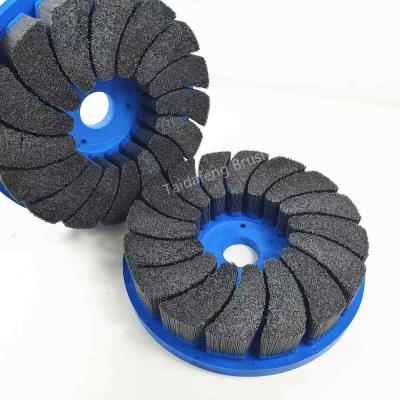 China Round Composite Hub Disc Deburring Brushes Silicon Carbide Filament for sale