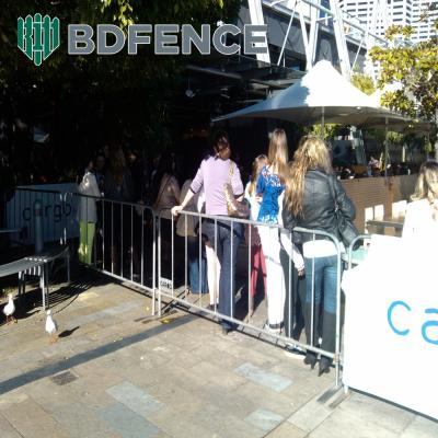 China Heavy Duty Marathon Crowd Control Barricade Fencing 1.8x2.95m for sale