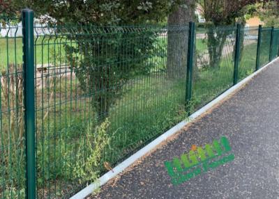 China Powder Coating 1.23m V Mesh Security Fencing Triangle Bending for sale