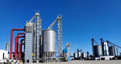 China Counter‑current or co‑current grain dryers have a capacity of 100–1000 tons, with a maximum capacity of up to 1500 tons (advance notice required). The body is made of galvanized steel plate. They are for sale