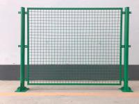 China Home Garden V Folds Welded Wire Mesh Fence with 6.0mm Wire Diameter and 25*25mm Holes for sale