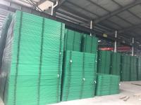 China Home Garden V Folds Welded Wire Mesh Fence with 6.0mm Wire Diameter and 25*25mm Holes for sale