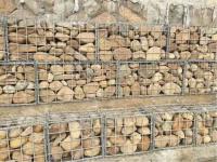 China Hot Dipped Galvanized 4mm Welded Wire Mesh Gabion Box for Retaining Wall Exporter for sale