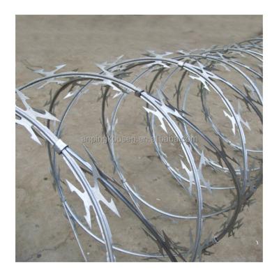 China 1.5-3cm Barb Length Concertina Razor Wire Fence with Galvanized Steel Wire Material for sale