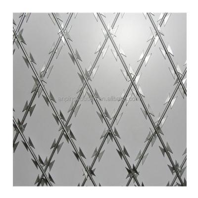 China Hot Dipped Galvanized Razor Blade Concertina Razor Wire for Security Fencing Solution for sale