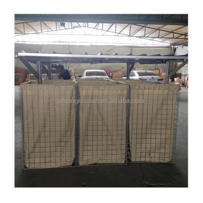 China Best Galvanized Welded Wire Mesh Barrier with Square Hole and Beige Geotextile Color for sale