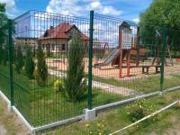 China Outdoor Metal Garden Panel Heat Treated Wood 3D Curved Welded Wire Mesh Fence Design for sale