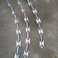 China Galvanized/PVC Coated Barbed Wire Mesh for Protection of Grassland Boundary on Railway for sale