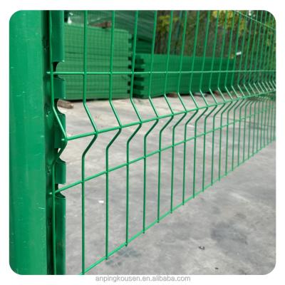 China Home Outdoor Decorative 3D Curved Welded Wire Mesh Garden Fence Panel for Fence Posts for sale