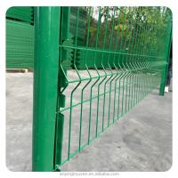 China Garden Security 3D Curved Iron Wire Mesh Fence with Easy Installation and Peach Shape Post for sale