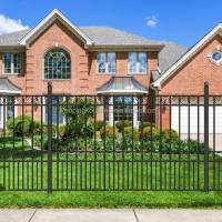 China 6ft 8ft Spear Top Metal Fence Panels Wrought Iron Railing Fence for Villa Decoration for sale