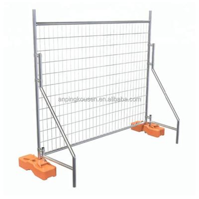 China Wire Diameter Range From 3.00mm to 5.00mm Hot Dipped Galvanized Temporary Fence Panel for sale
