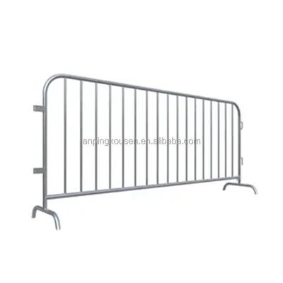 China 1.5mm Thickness Outer Middle Frame Temporary Wire Mesh Fence for Parking Lot and Swimming Pool for sale