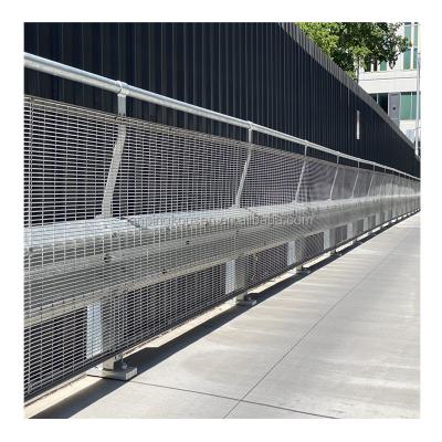 China Low Carbon Steel Wire 358 Security Mesh Fence for High Security Government Facilities for sale