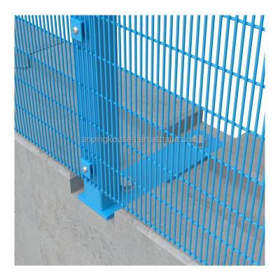 China Sustainable Garden Security Mesh Fence with Hot-Dip Galvanized Anti-Climbing Coating for sale