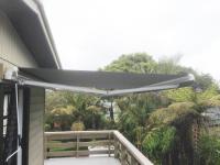 China Manual Or Motorized Operation Retractable Patio With Highly Durable Fabric Awnings for sale
