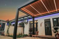 China 6x4m Outdoor Gazebo Awning Popular Motorized Aluminum Blinds Pergola for sale