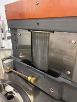 China Automatic Hot Melt Round Bottle Labeling Machine 12000-18000 BPH 60% Glue Saving for sale