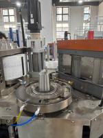 China Automatic Hot Melt Round Bottle Labeling Machine 12000-18000 BPH 60% Glue Saving for sale
