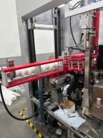 China Automatic Hot Melt Glue Labeling Machine 8 Servo Motors Adjustable Drum for Round Containers for sale