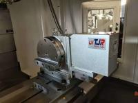 China 4 Axis RS232 5.5kw CNC Machining Center With Hydraulic Tailstock for sale