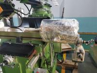 China 1270*254mm Working Table Turret Milling Machine 4EB 3HP 0.005mm Tolerance for sale