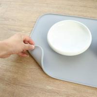China Multi Compartment Water Food Ceramic Feeding Bowls With Silicone Mat for sale