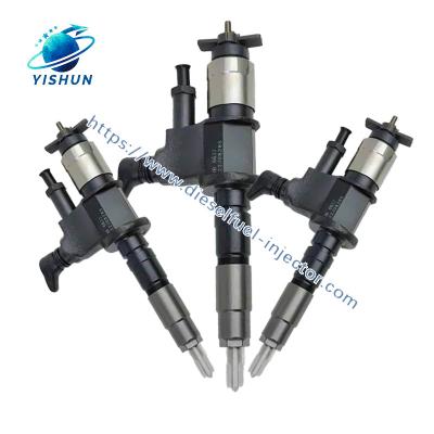 China 095000-5840 Diesel Fuel Injector Compatible For Nissan UD Truck MD90 MD92 095000-6630 095000-6631 095000-6632 for sale