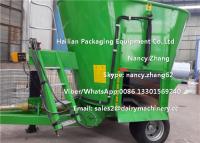 China Moving Dairy Cow Farms Vertical TMR Mixers With Heavy Duty Wheel for sale