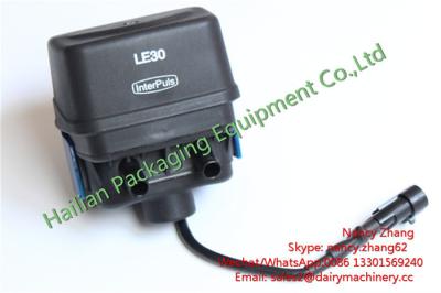 China Dairy Milk Machine Parts Electronic Milk Pulsator LE30 with 2 Plastic Tube for sale