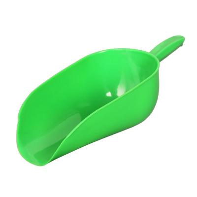China Rust Resistant Plastic Scoop Shovel Ideal For Feeding And Long Lasting Performance for sale