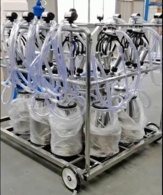 China 8 Bucket HL-JN03 Mobile Milking Machine with 25 Litre Milk Bucket and 5-6 min/cow Milking Time for Cows for sale