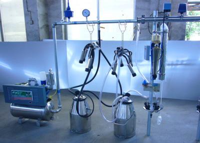 China 220V Double Bucket Milking Machine For Goats / Buffaloes , 40-60HZ Motor Equipped for sale