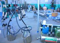 China Embossed Logo Available Mobile Milking Machine With 240cc Milk Claw for sale