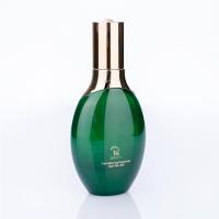 China Luxury 120ml Glass Cosmetic Packaging Green Lotion For Personal Care for sale
