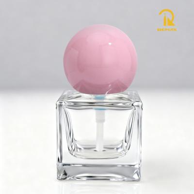 China 30ml Clear Square Glass Bottle for Lotion and Serum with Round Lid for sale