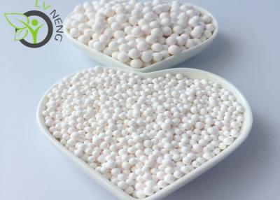 China Mini White Activated Alumina Balls / Activated Alumina Beads Smooth Surface for sale
