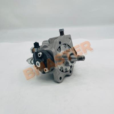 China Denso HP3 Common Rail Fuel Injection Pump 294000-0570 With 1800bar Injection Pressure For 4HK1 Engine And 6 Months Warranty for sale