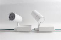 China 40W RGBW Magnetic Track Light with 120° Viewing Angle and 30,000-Hour Lifespan - Surface Mounted Design for sale
