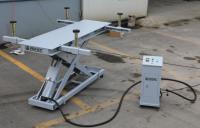 China 3000kg  car scissor lift installed in  Spray Booth for sale