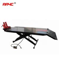 China 1000 Lbs Hydraulic Motorcycle Scissor Jack Stand Air Powered 840mm for sale