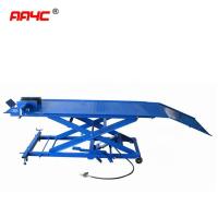 China 1000 Lbs Mc Motorcycle Lift Bench Air Motorbike Hydraulic Lift Workbench Stand for sale