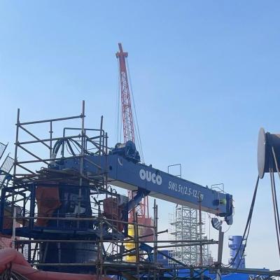 China 5T12.5M Carry Deck Crane for sale